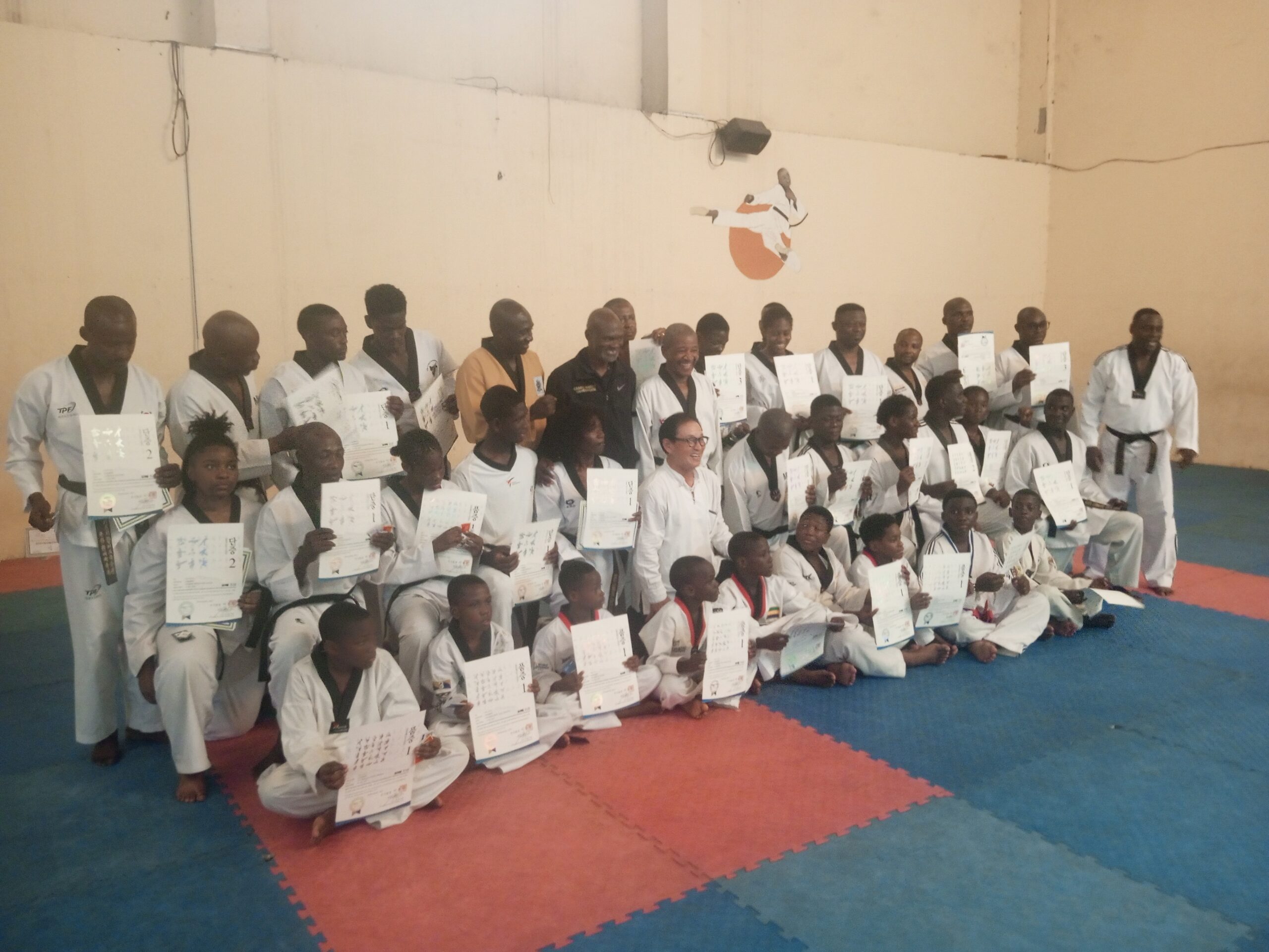 L'ASSOCIATION DU GRAND MAÎTRE PARK SANG CHUL : ' UNE PREMIÈRE AU GABON ' 12 ENFANTS EMPOCHENT ...